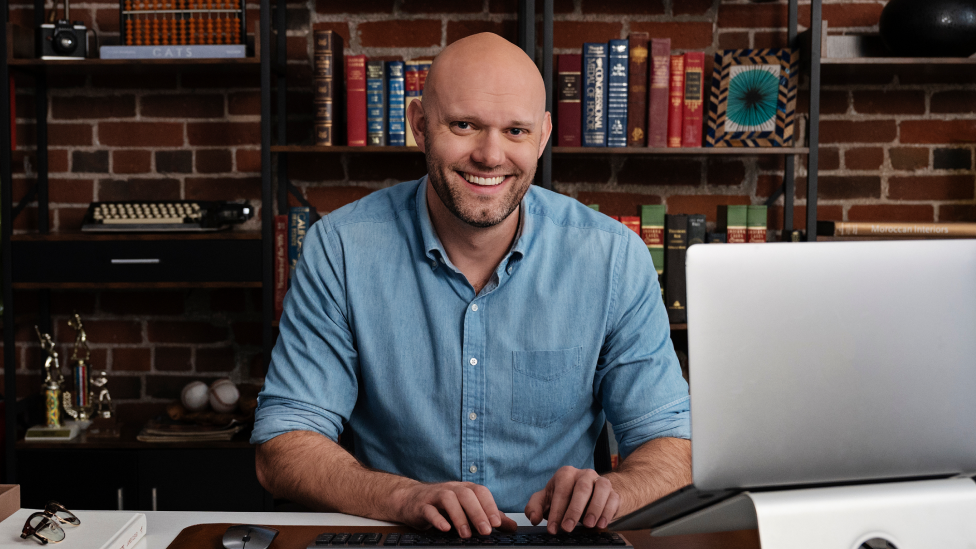 Masterclass at Work Exclusive Webinar with James Clear Watch Now